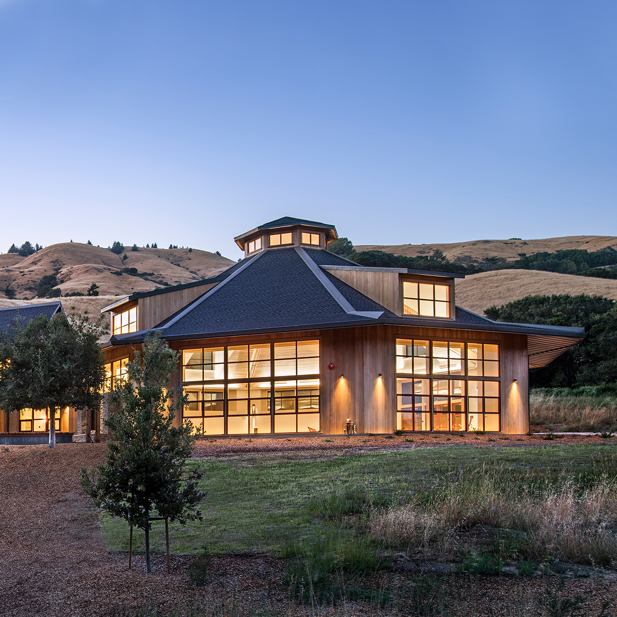 Settling, Seeing, and Spacious Awareness (276R25) – On Land